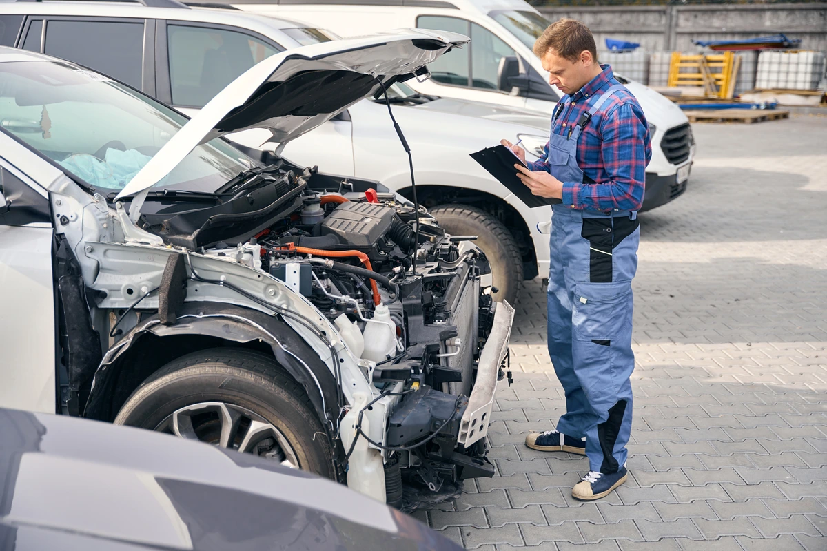 Vehicle Manufacturing Defects That Lead to Car Accidents